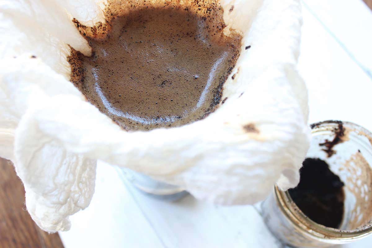 How To Make Homemade Coffee Extract (Simple Recipe) - Documenting ...